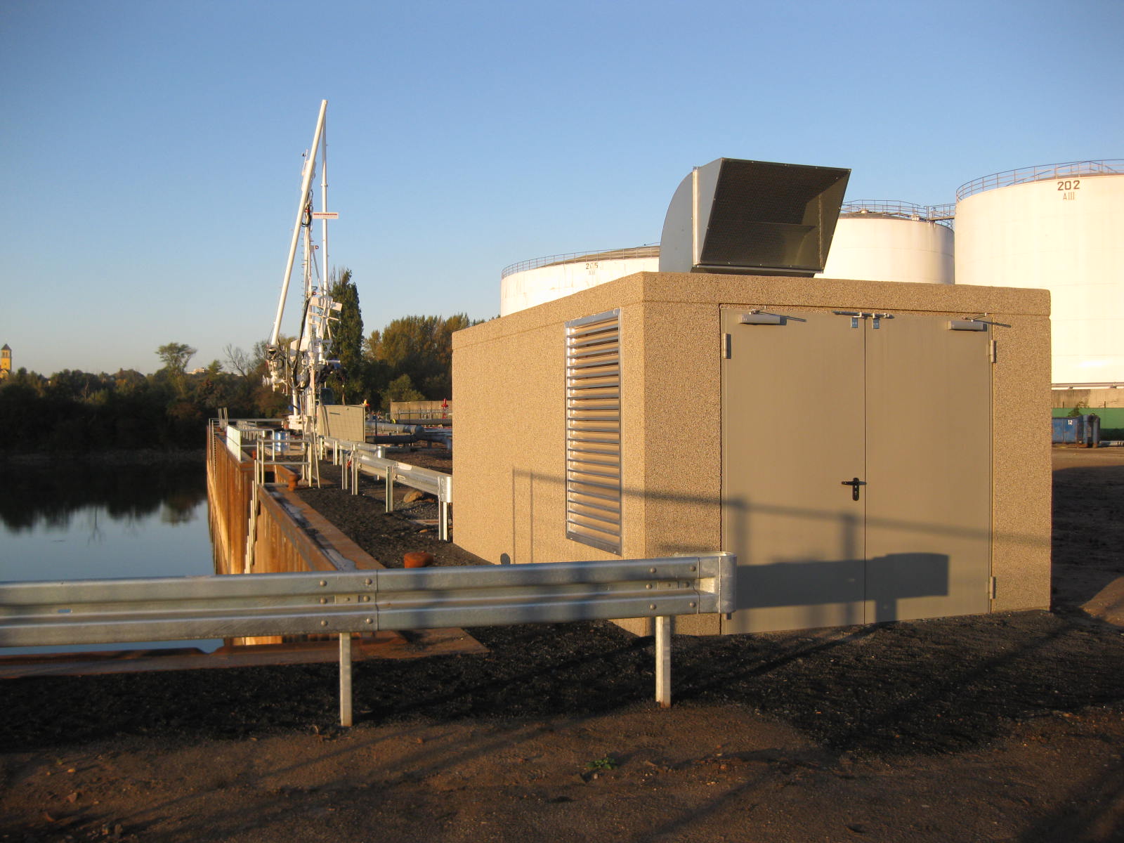 Pressured air oil barriers | AGO Hydroair GmbH